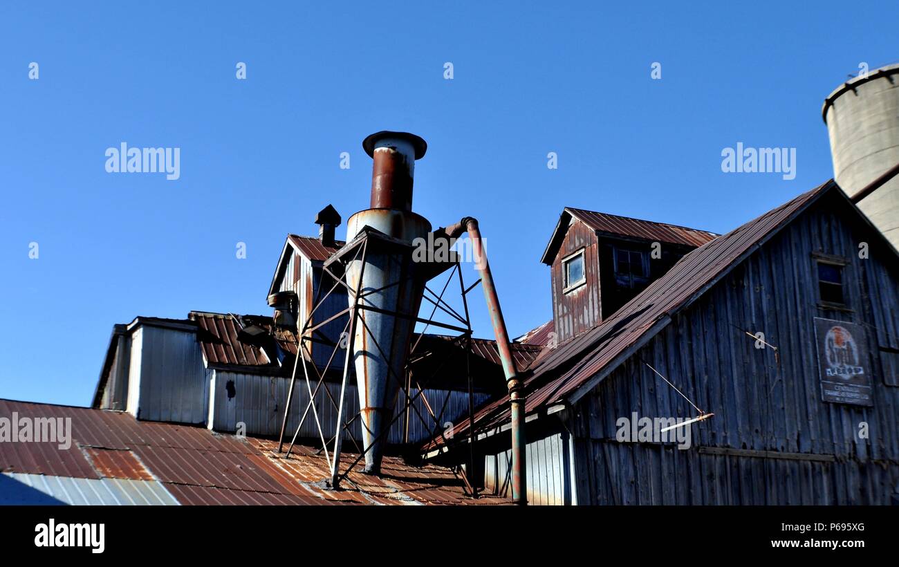 Loading grain train hi-res stock photography and images - Alamy