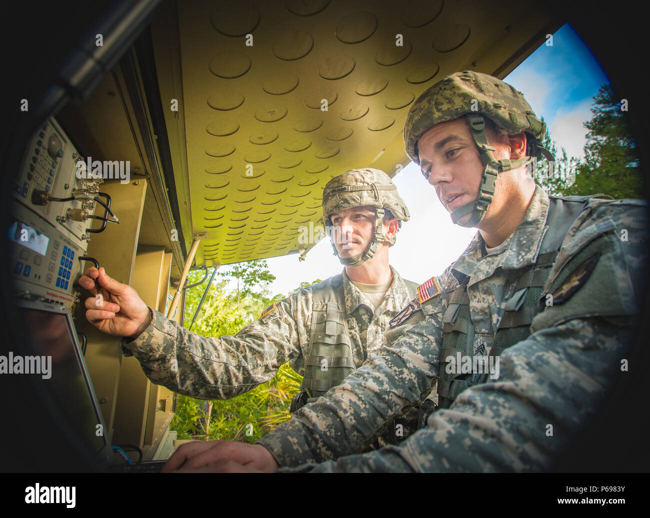 Two Non-commissioned Officers with the 146th Expeditionary Signal ...