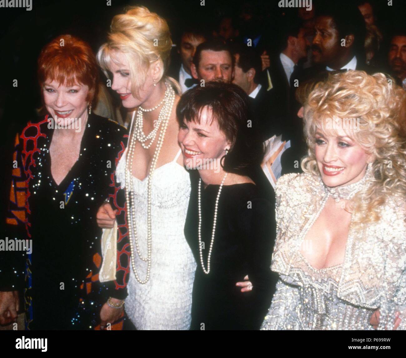 #ShirleyMcLaine #DarrylHannah #SallyField #DollyParton 1989 Photo By ...
