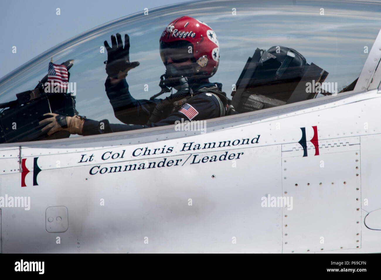 Lt col christopher hammond hi-res stock photography and images - Alamy
