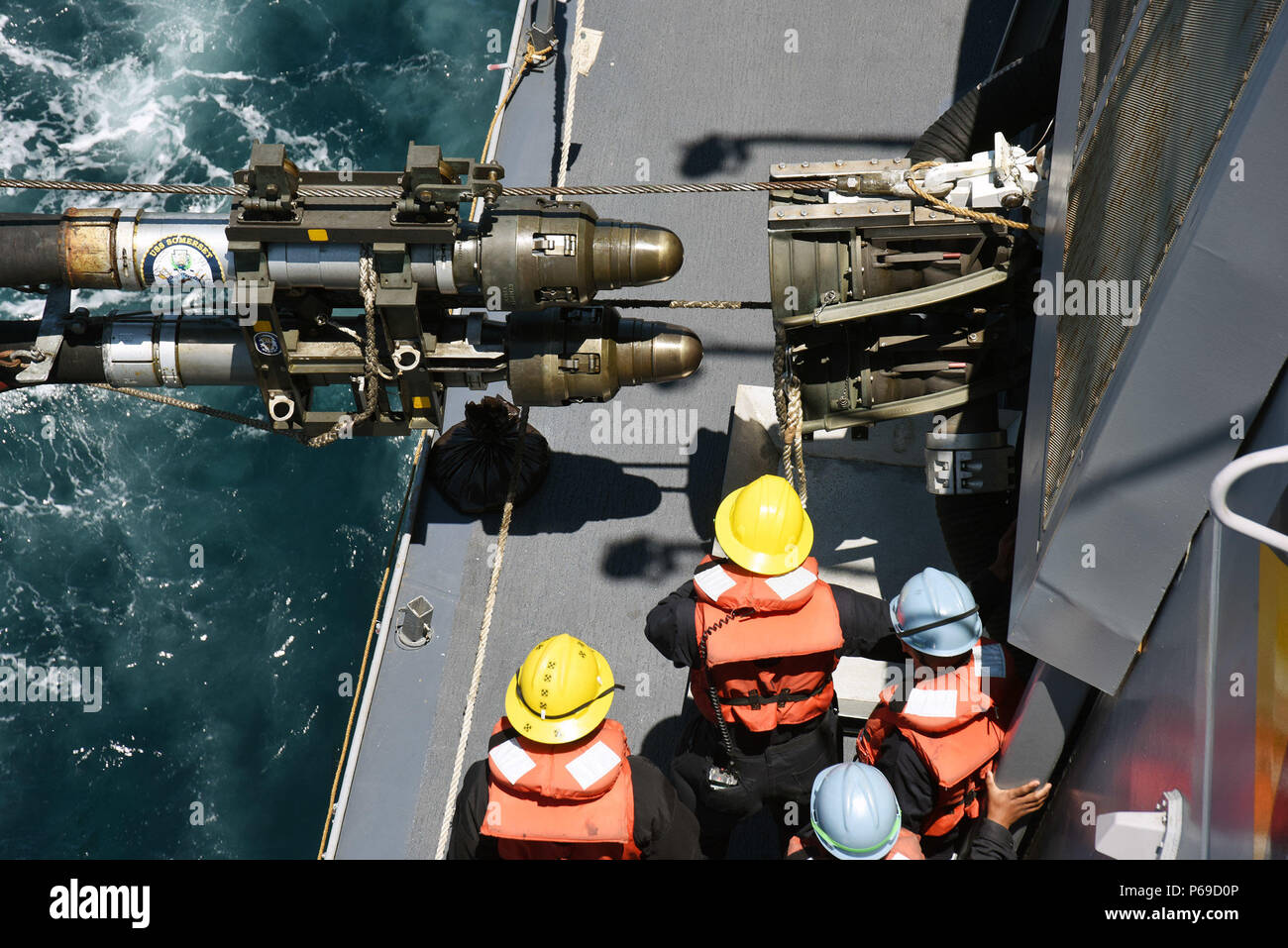 160525-N-RC734-128 PACIFIC OCEAN (May 25, 2016) - Members of the ...