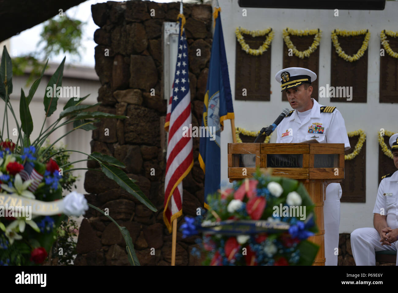 160530-N-LY160-895 JOINT BASE PEARL HARBOR-HICKAM, Hawaii (May 30, 2016 ...