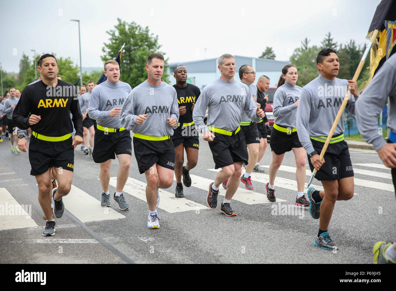 U.S. Soldiers of Headquarters, Headquarters Company of Joint ...