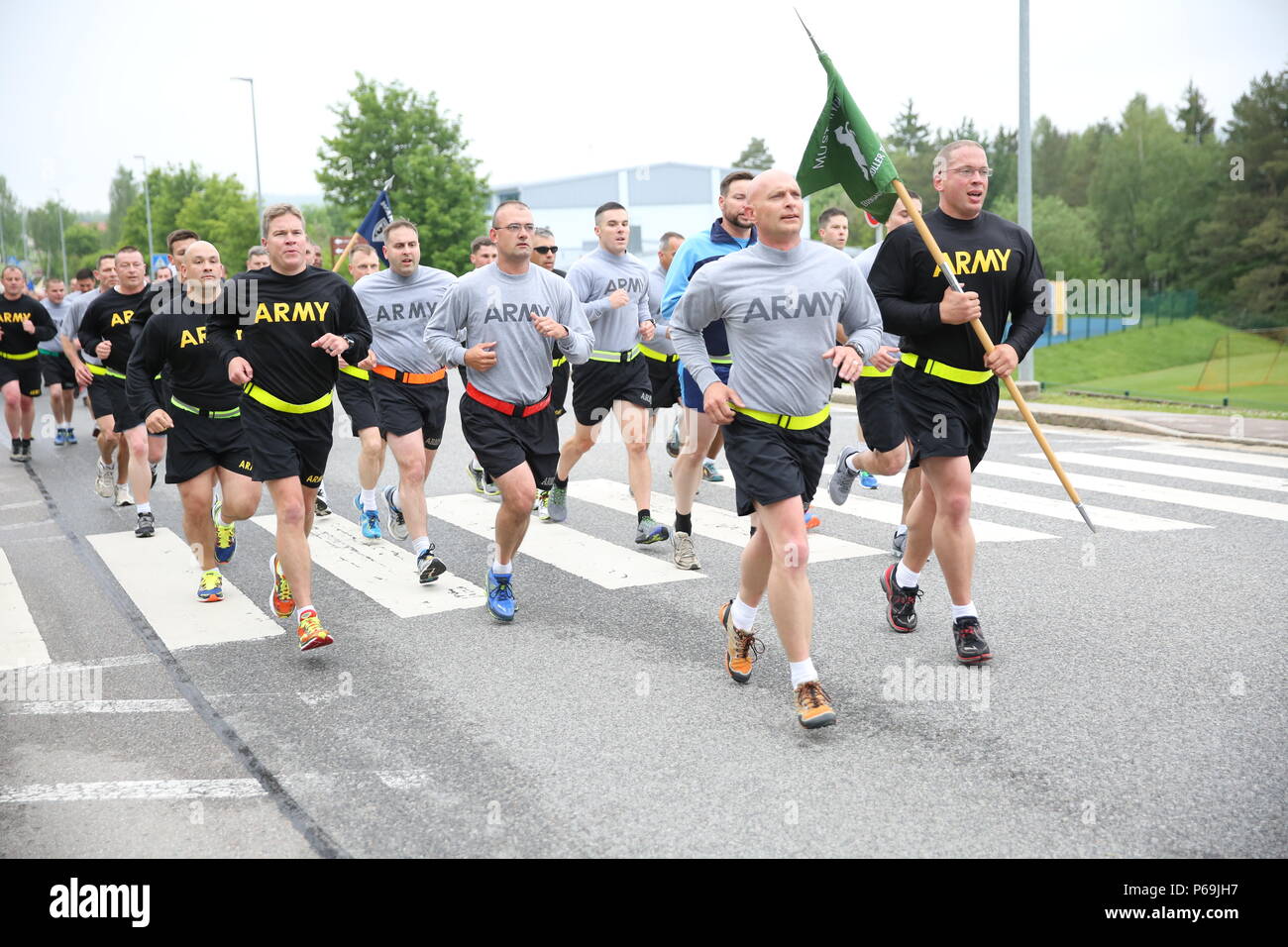 U.S. Soldiers of Joint Multinational Center (JMRC) (Operations Group ...