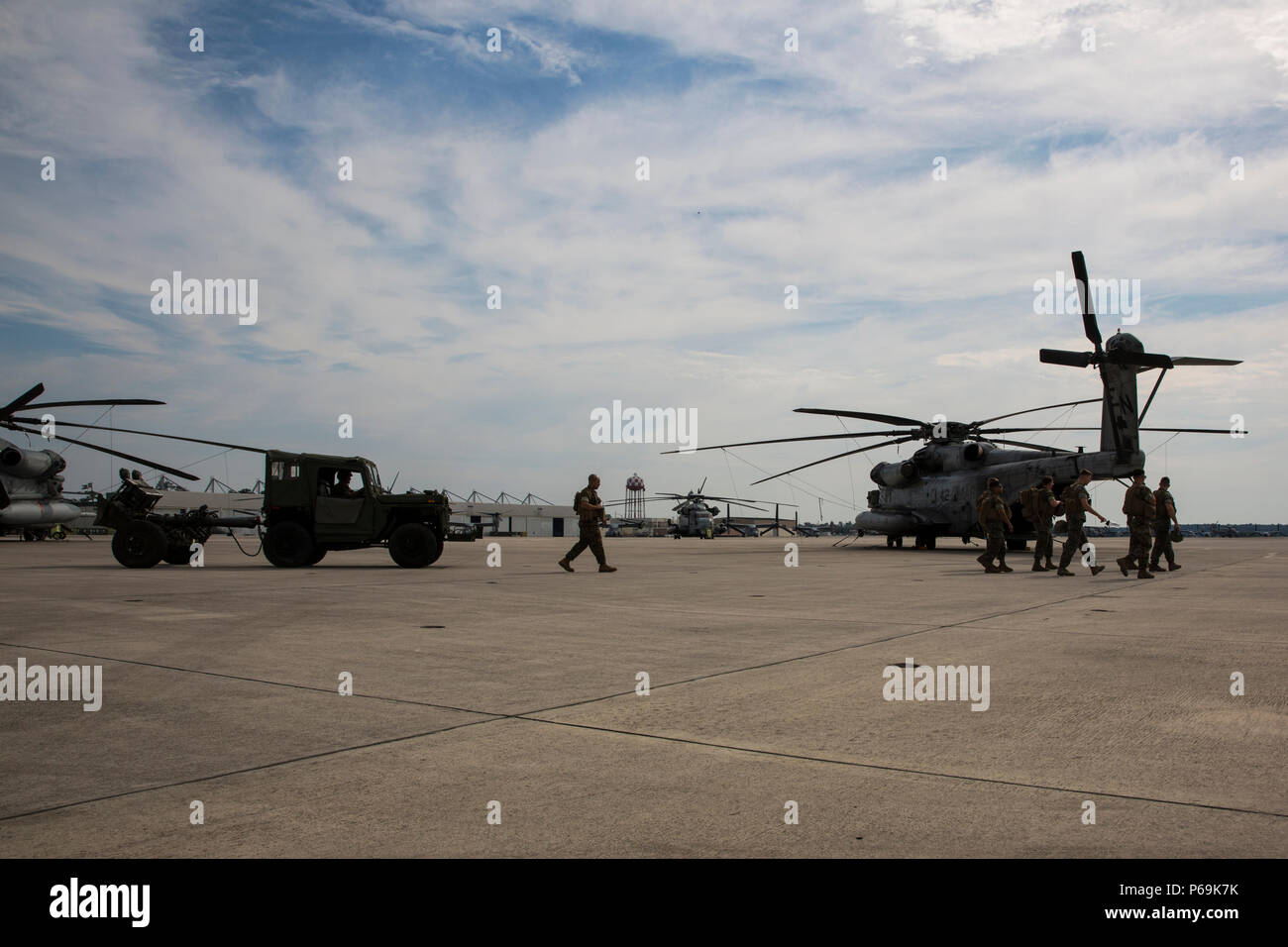 U.S. Marines assigned to 1st Battalion, 10th Marine Regiment, Alpha ...