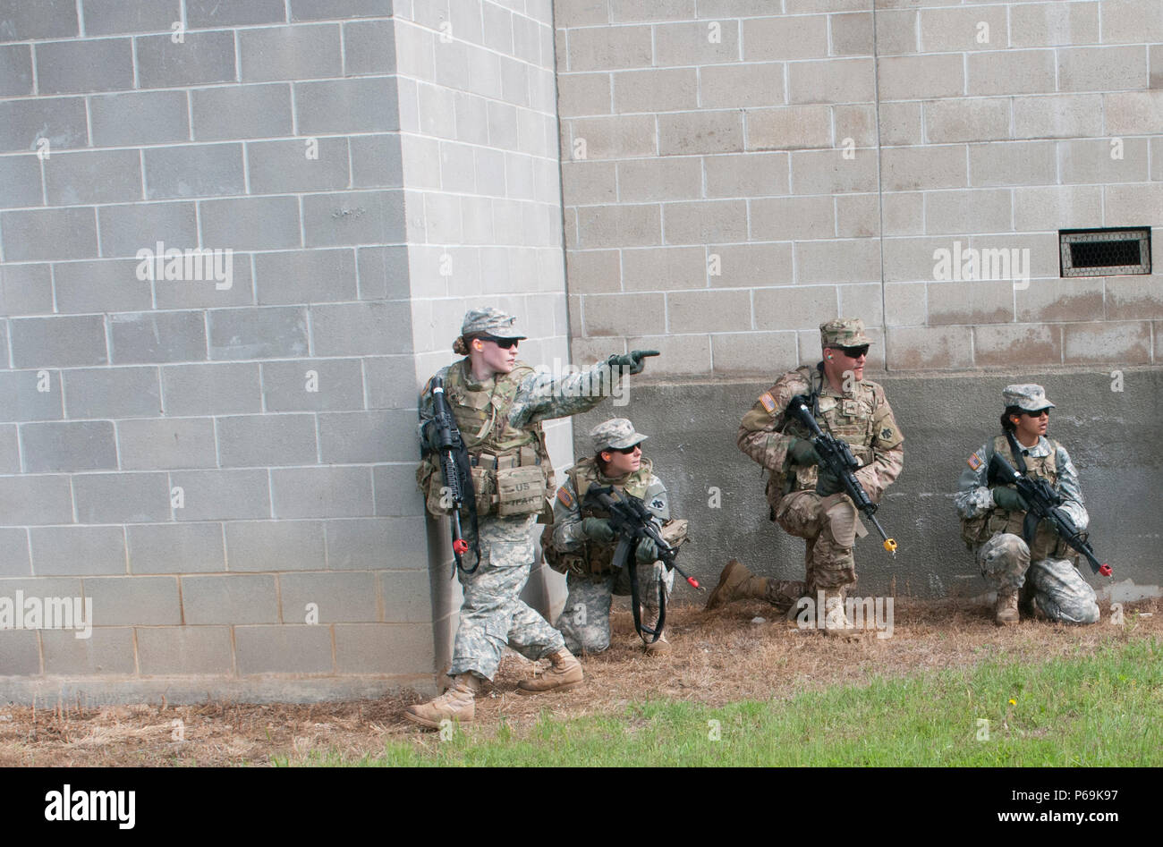 Members of Alpha Company, 777th Aviation Support Battalion, 90th Troop ...