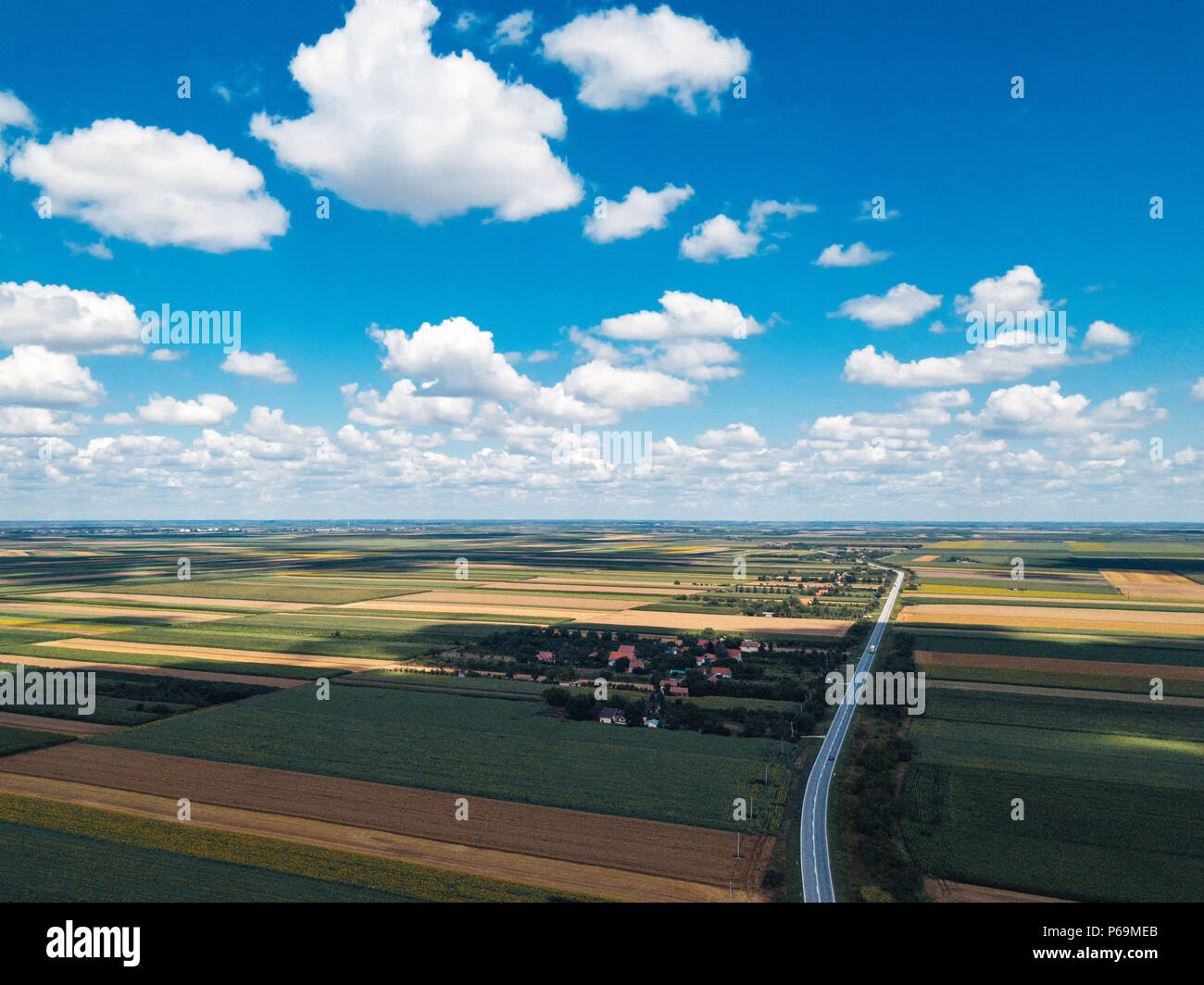 Sunny roadway hi-res stock photography and images - Alamy