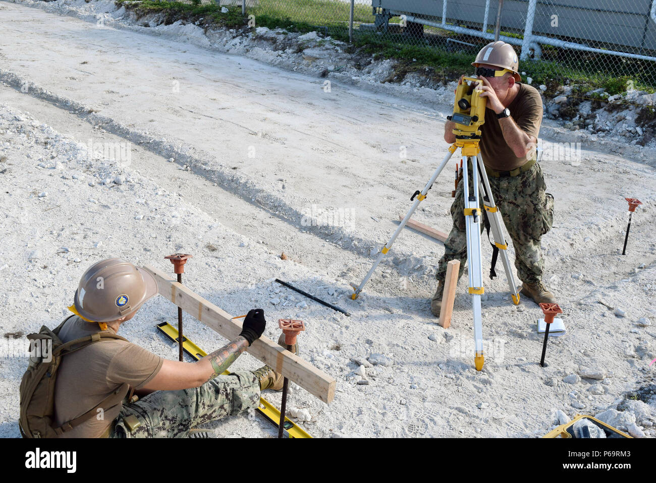 Batter boards hi-res stock photography and images - Alamy