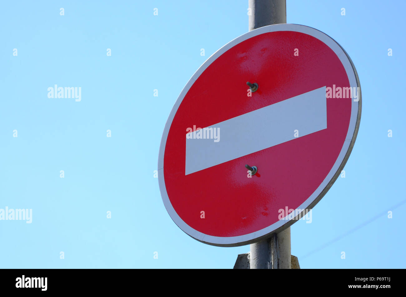 Red Circular No Entry Sign High Resolution Stock Photography and Images ...