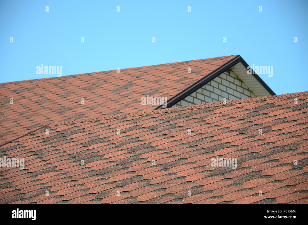 The roof is covered with bituminous shingles of brown color. Quality ...