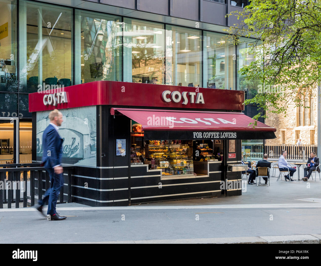 London united kingdom costa cafe hi-res stock photography and images ...