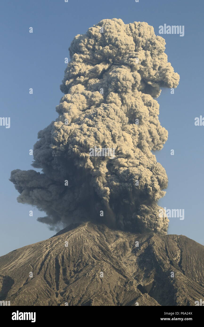 Volcan sakurajima hi-res stock photography and images - Alamy