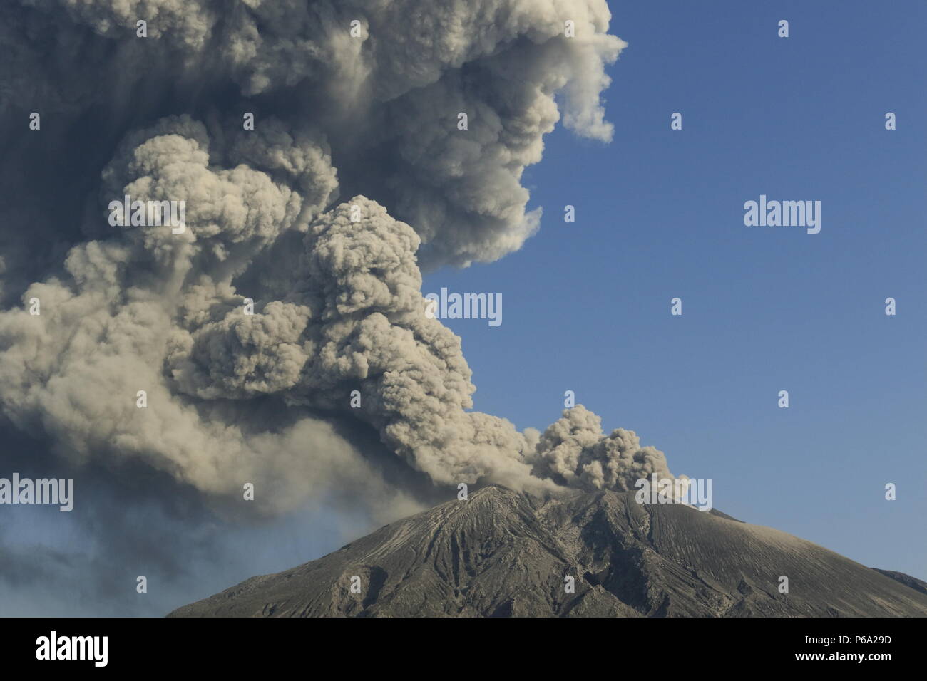 Volcan sakurajima hi-res stock photography and images - Alamy