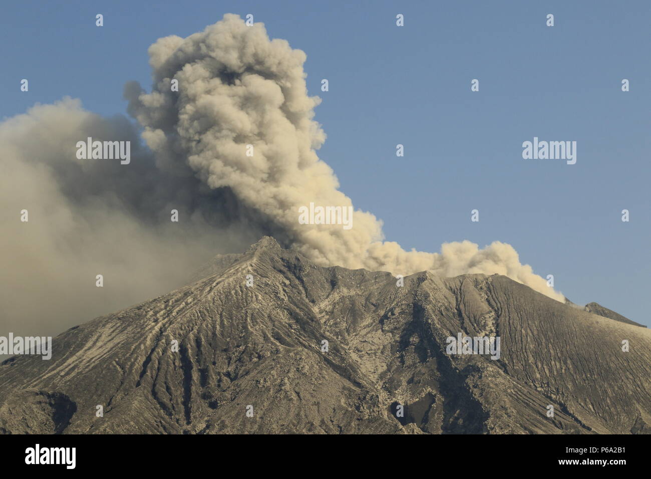 Volcan sakurajima hi-res stock photography and images - Alamy