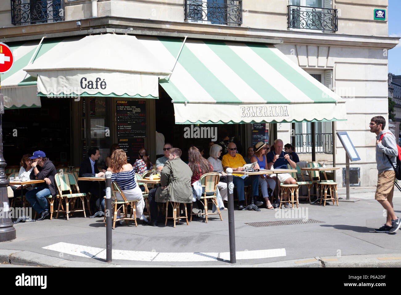Esmeralda paris hi-res stock photography and images - Alamy
