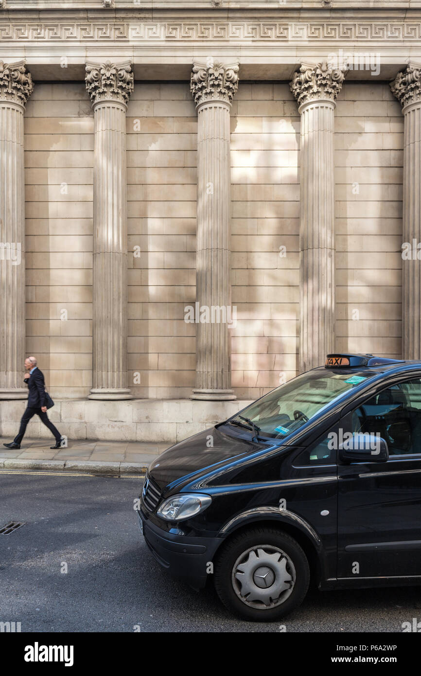 Business man london outdoor hi-res stock photography and images - Alamy