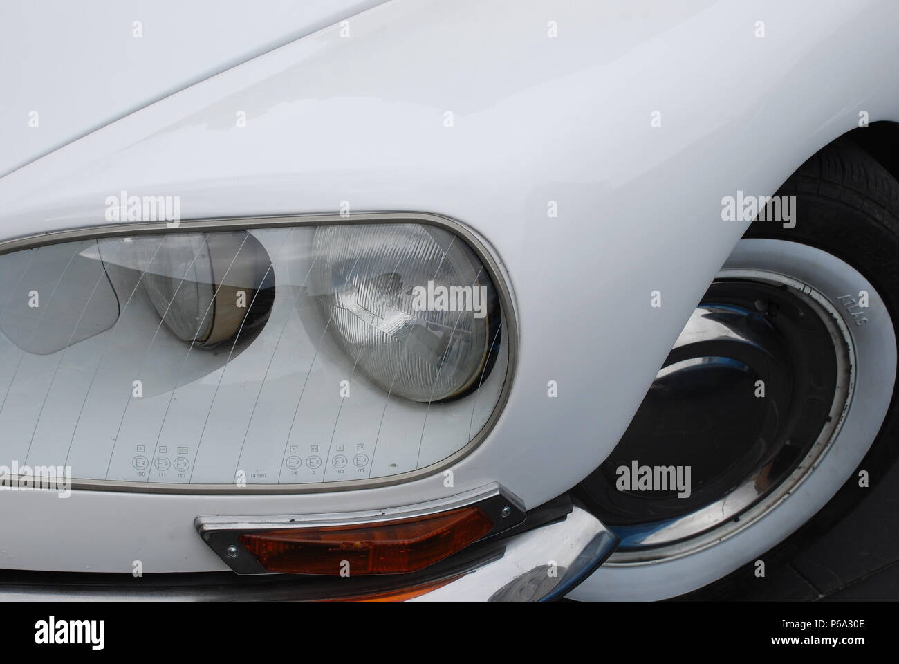 Citroen car headlamp headlight hi-res stock photography and images - Alamy