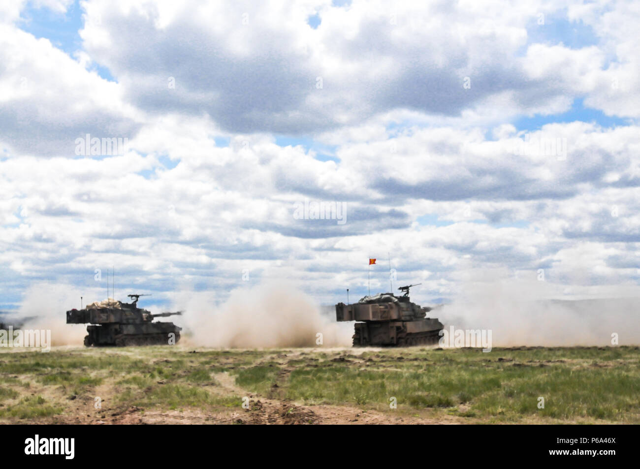A Paladin howitzer battery from 2nd Battalion, 222nd Field Artillery ...