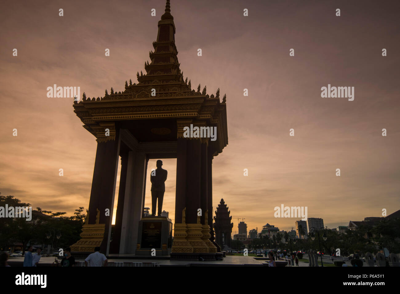 the Statue and Monument of King Norodom Sihanouk at the Sihanouk ...