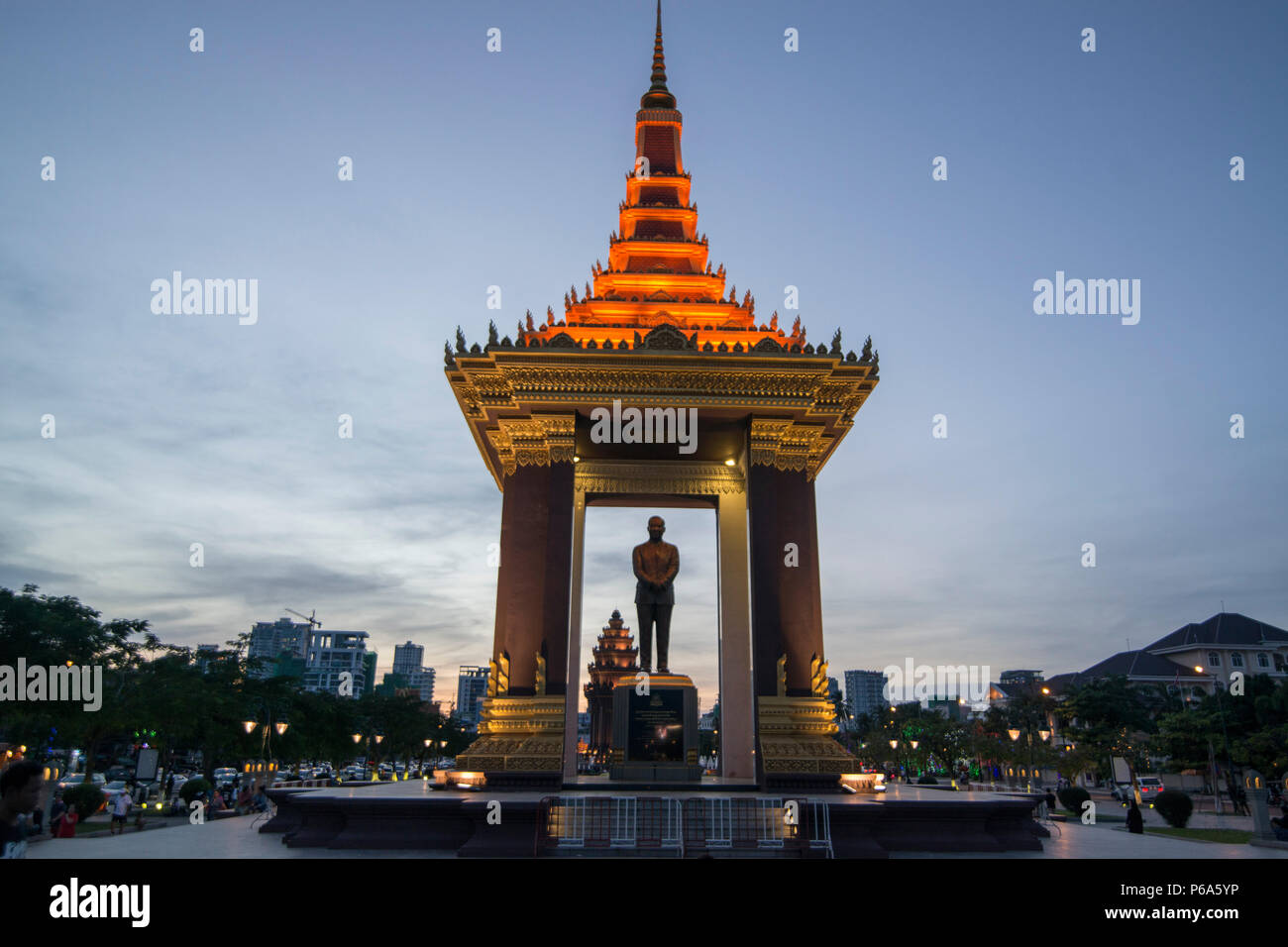 the Statue and Monument of King Norodom Sihanouk at the Sihanouk ...