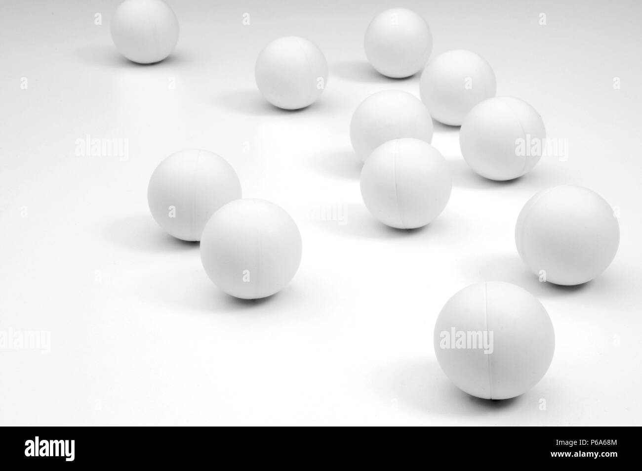 3d white balls hi-res stock photography and images - Alamy