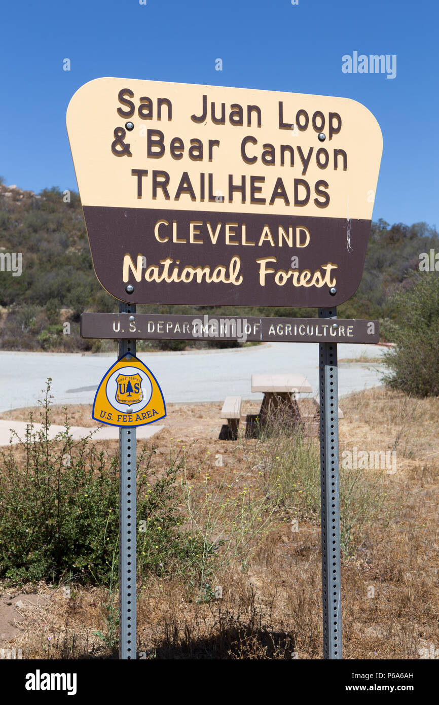 San juan loop and bear canyon trailhead sign hi-res stock photography ...