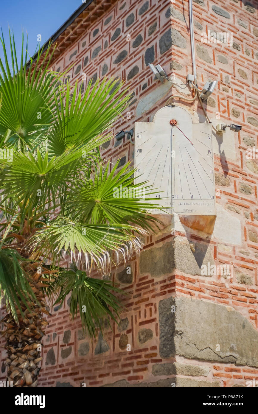 Medieval sun dial hi-res stock photography and images - Alamy
