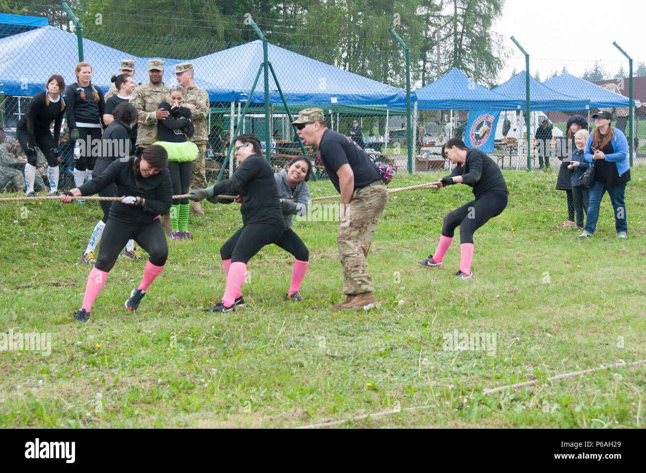 Spouses of the 12th Combat Aviation Brigade participate in Combat ...