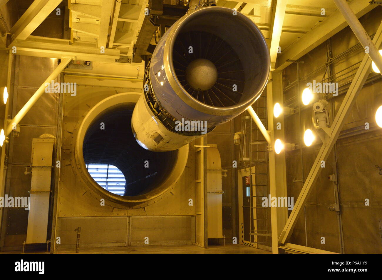 Tf 33pw 102c engines hi-res stock photography and images - Alamy