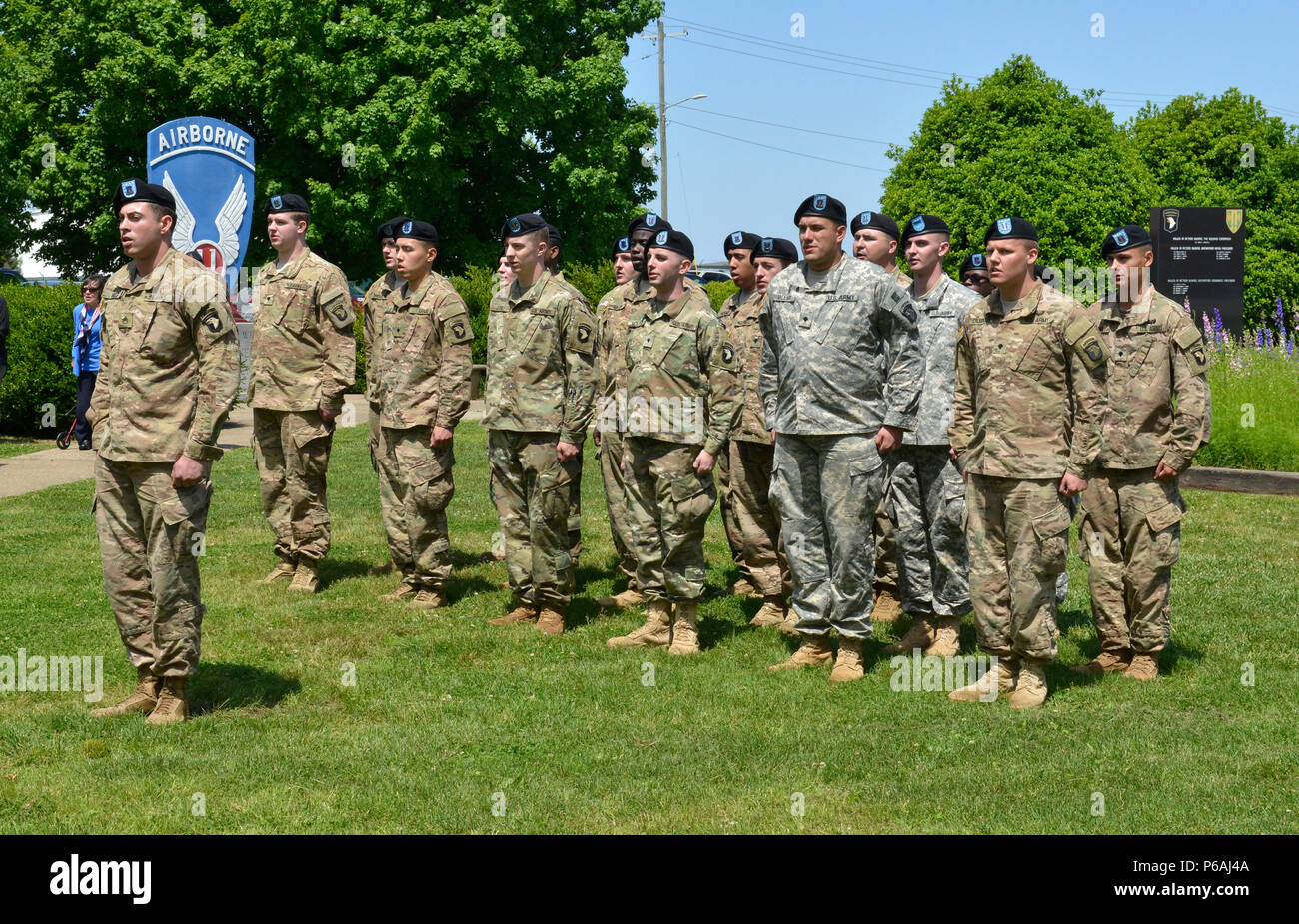 U.S. Army Soldiers from the 3rd Battalion, 187th Infantry Regiment, 3rd ...