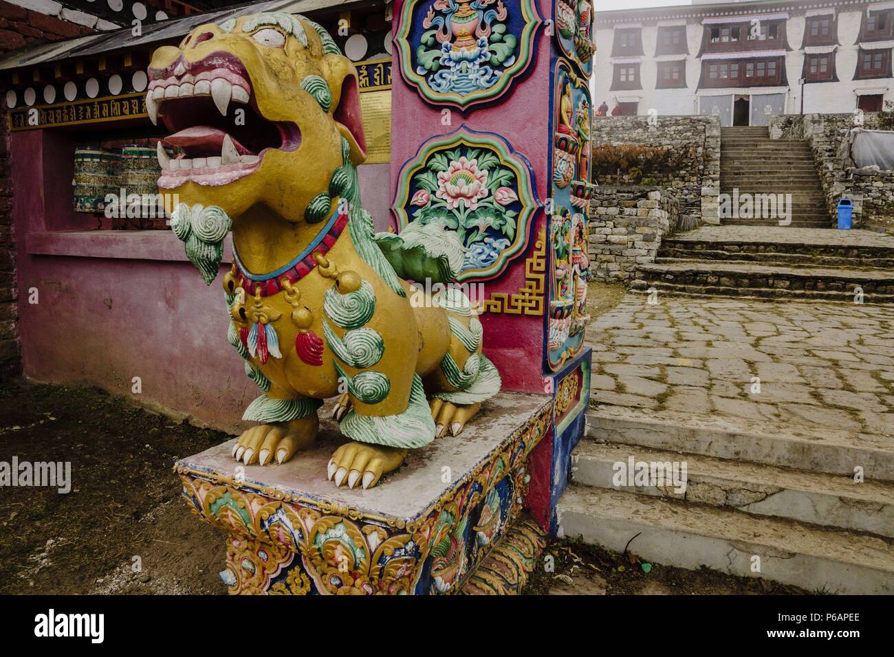 Monasterio budista de asia hi-res stock photography and images - Alamy