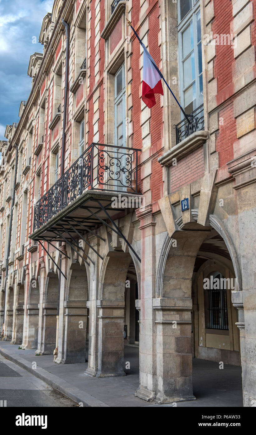 French school building hi-res stock photography and images - Alamy