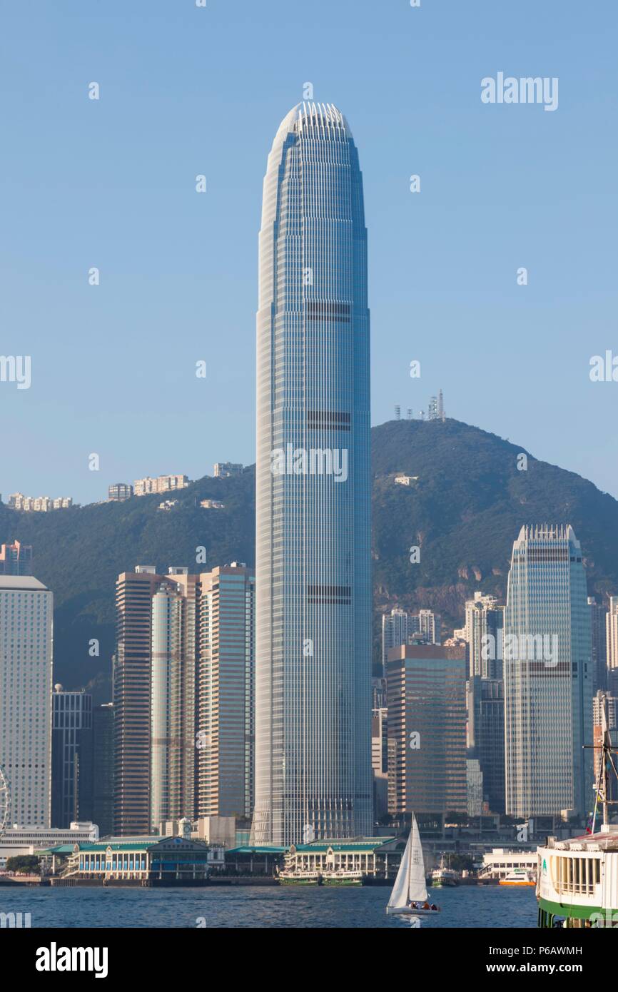 Two international tower ifc hi-res stock photography and images - Alamy