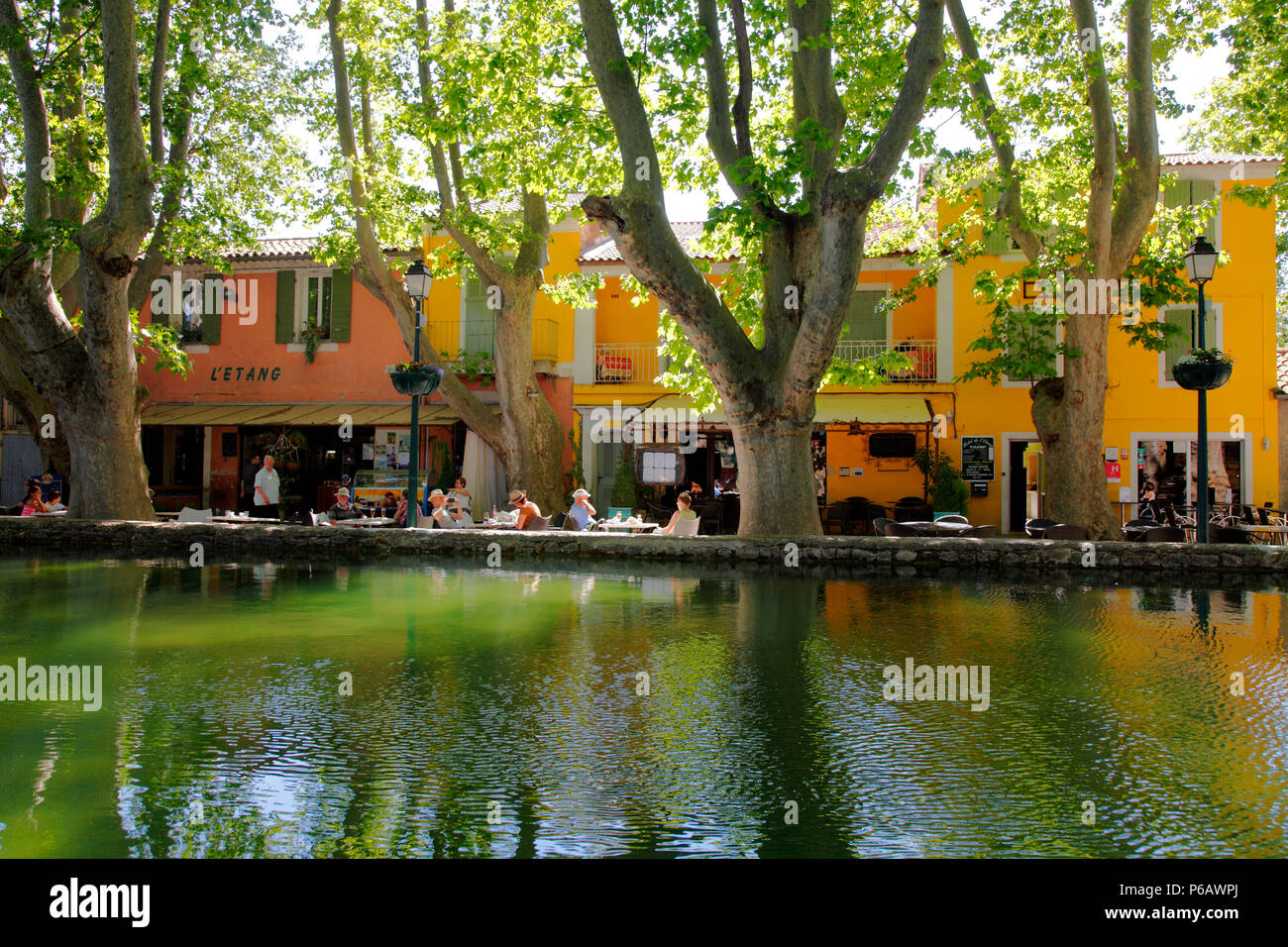 Village cucuron vaucluse luberon france hi-res stock photography and ...