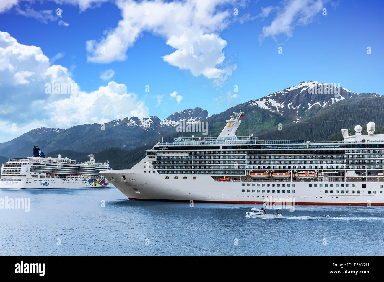Views around Juneau Alaska, wilderness capital and cruise ship ...