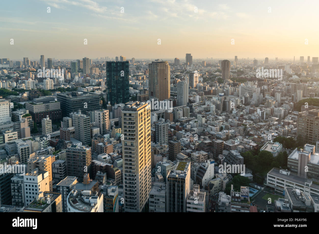 Aerial view of the city at sunset hi-res stock photography and images ...