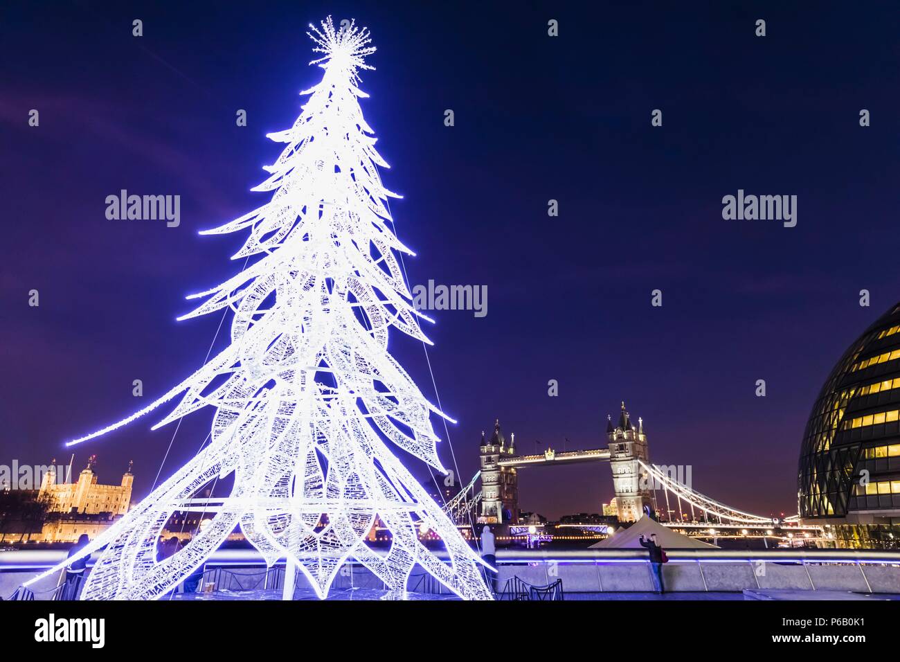 Tower bridge christmas tree hi-res stock photography and images - Alamy