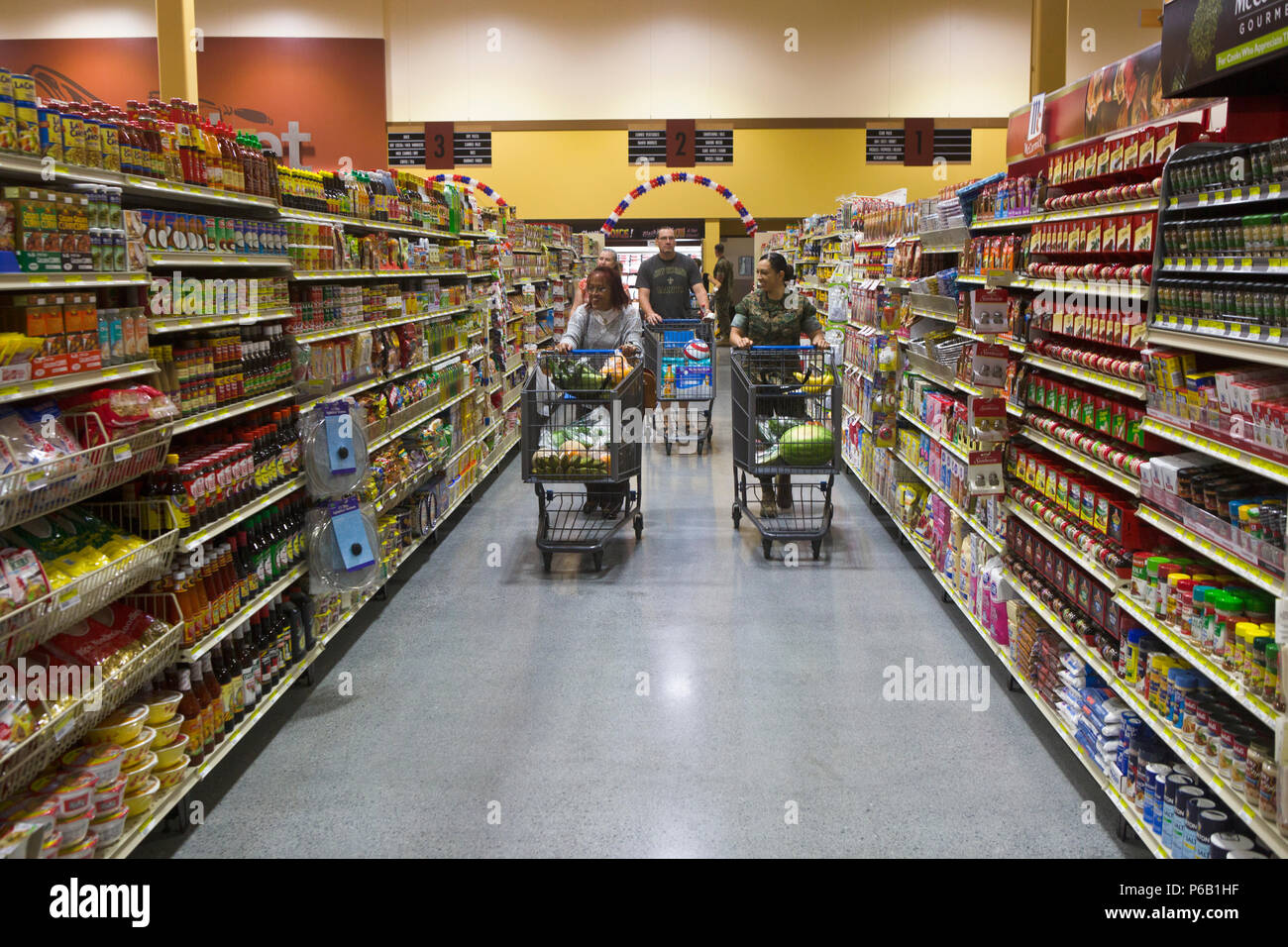 Military grocery service hi-res stock photography and images - Alamy