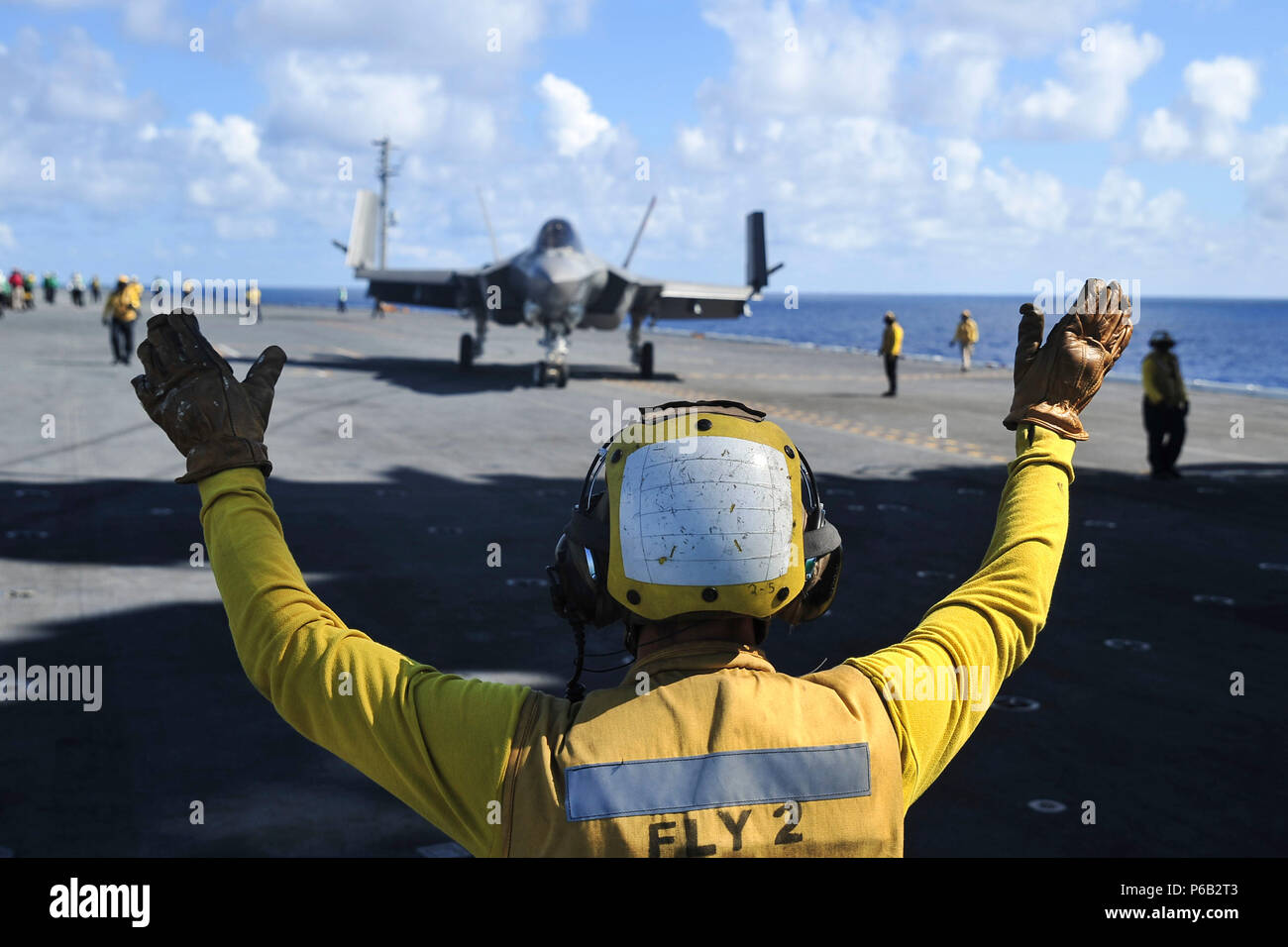 160814-N-GN619-337 ATLANTIC OCEAN (Aug. 14, 2016) Aviation Boatswain’s ...