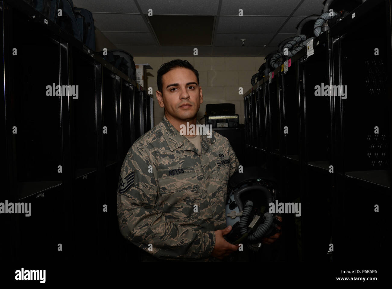 Senior leader enlisted commission program hi-res stock photography and ...