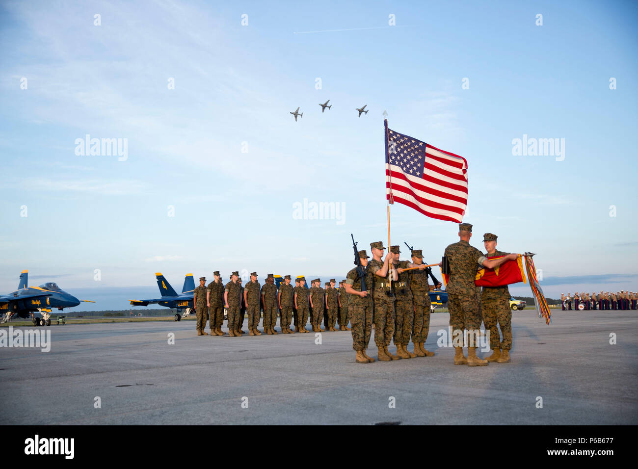 Marine air ground task force electronic warfare hi-res stock ...