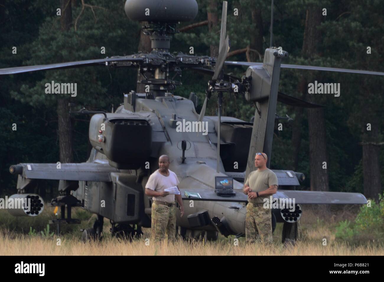 U.S. Army Apache helicopter pilots assigned to Task Force Viper 1st ...