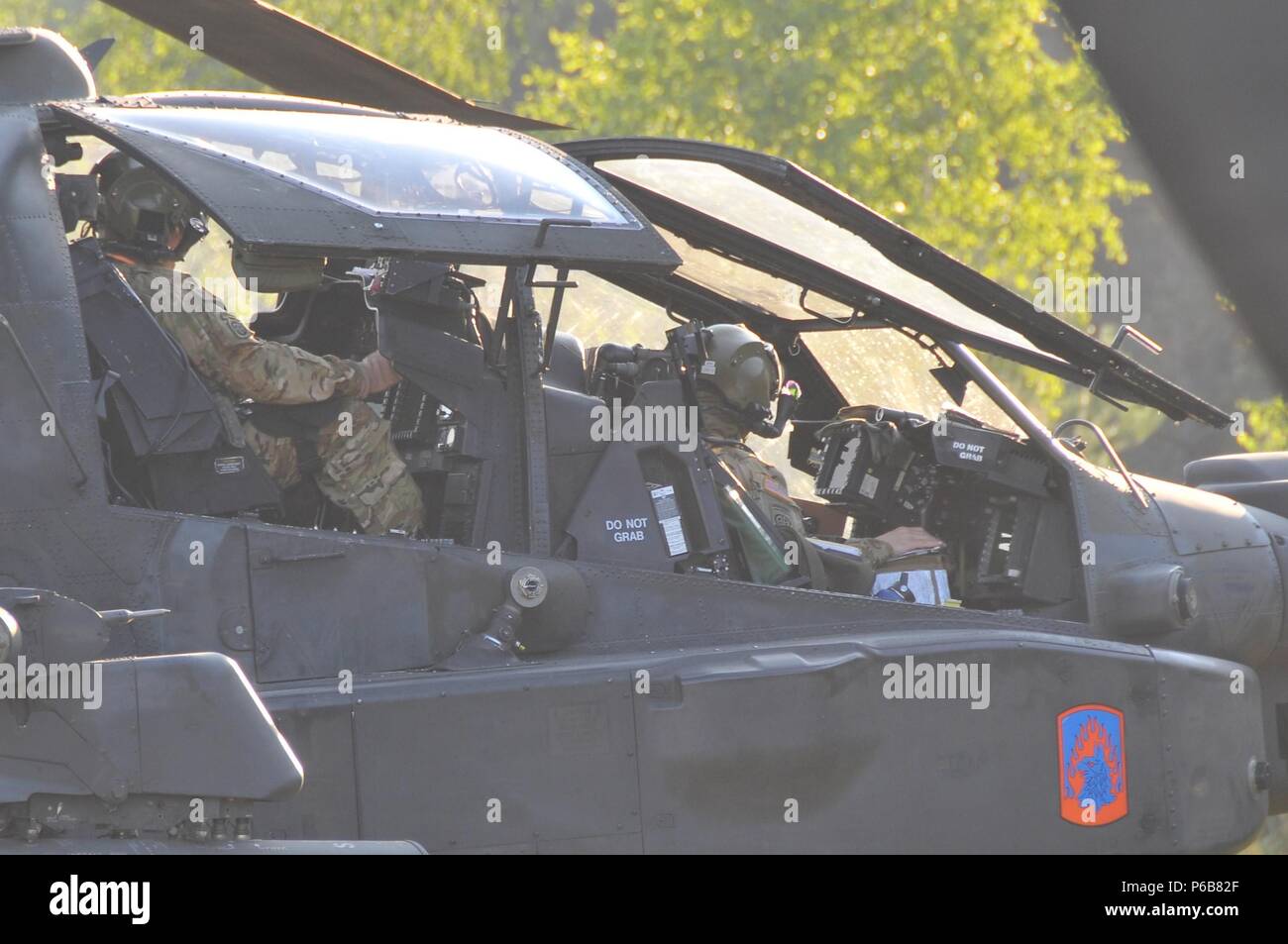 U.S. Army Apache helicopter pilots assigned to Task Force Viper 1st ...