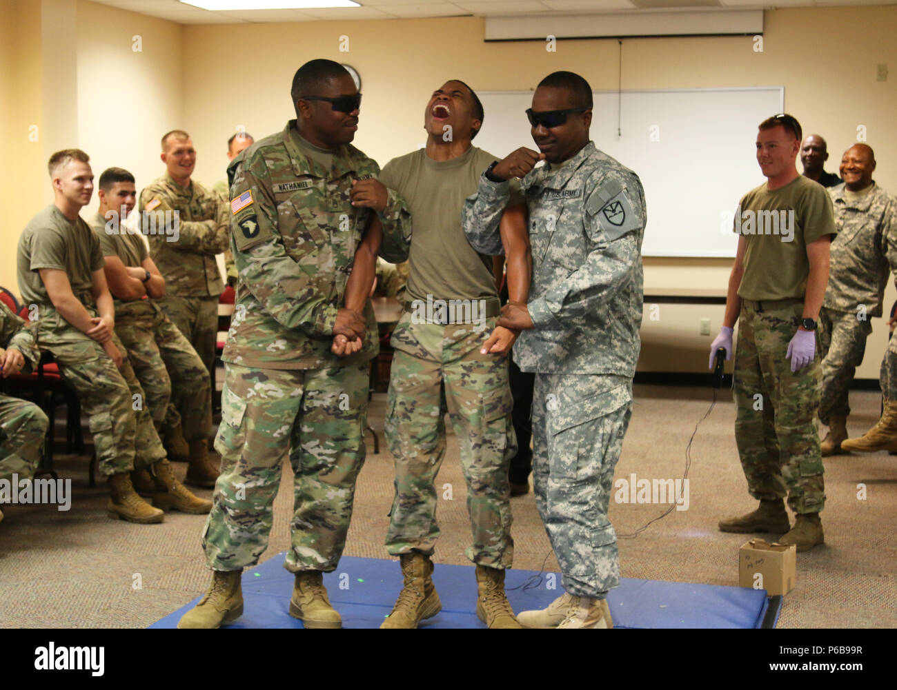 A member of the Virgin Islands National Guard 661st Military Police Law ...