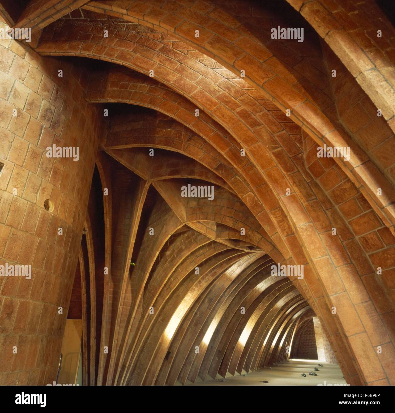Catenary arches hi-res stock photography and images - Alamy