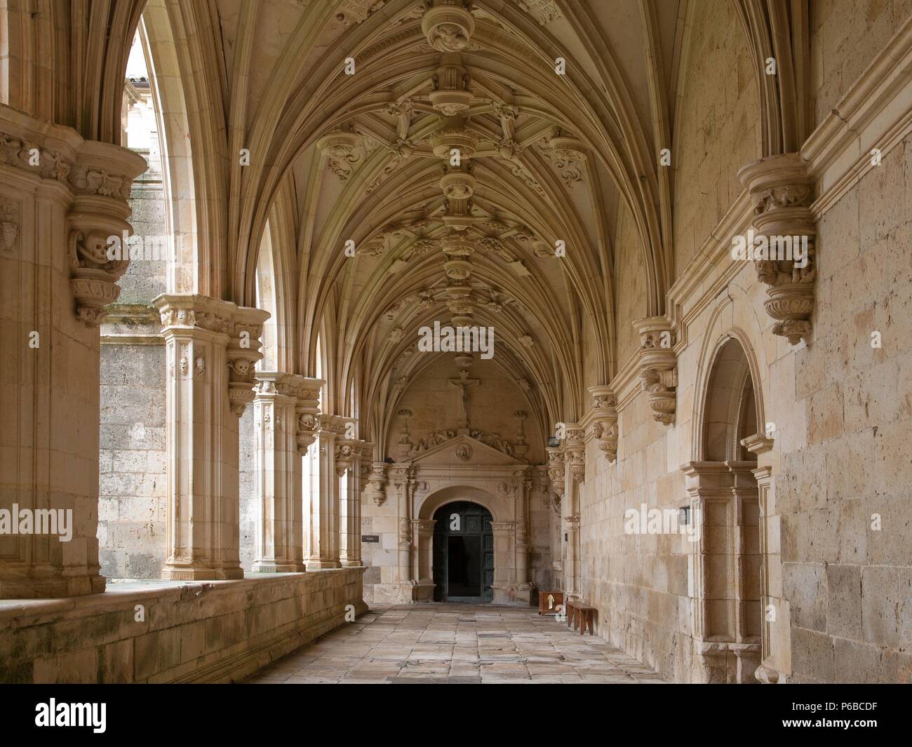 . CLAUSTRO RENACENTISTA DEL MONASTERIO DE S. ZOILO ATRIBUIDO A JUAN DE ...