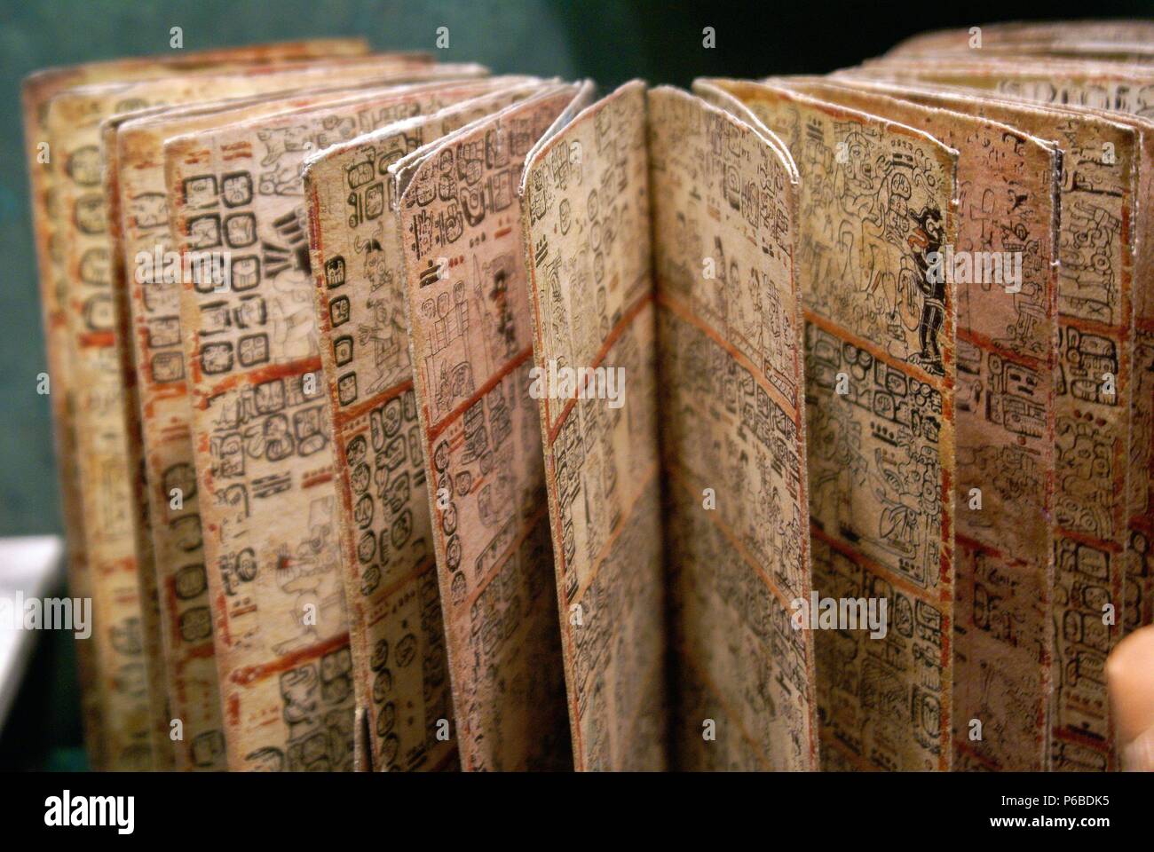 Códice Grolier. Cultura Maya. Museo Nacional de antropologia. Estado de ...