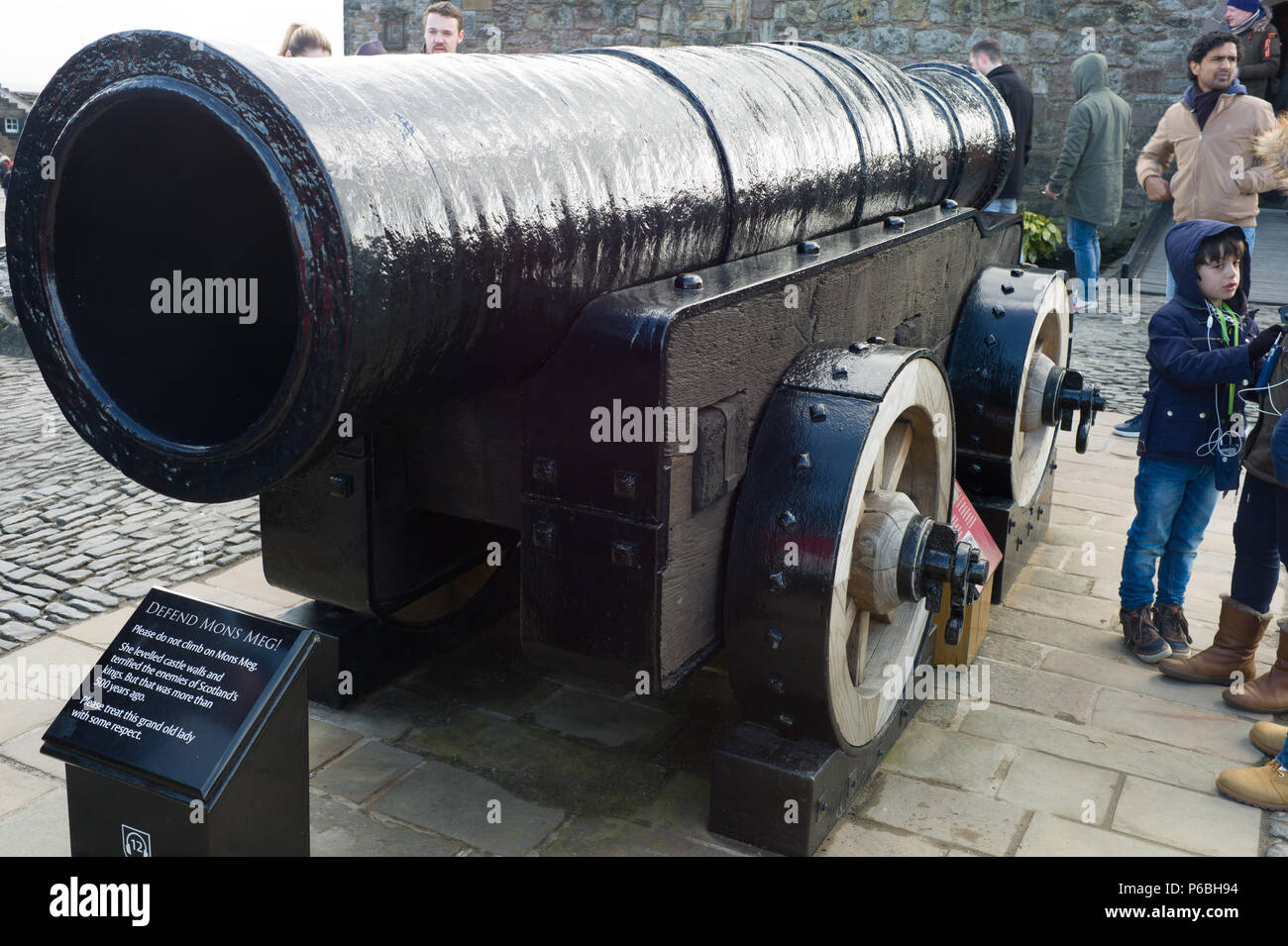 Mons Meg medieval Cannon at Edinburgh Castle Scotland Stock Photo - Alamy