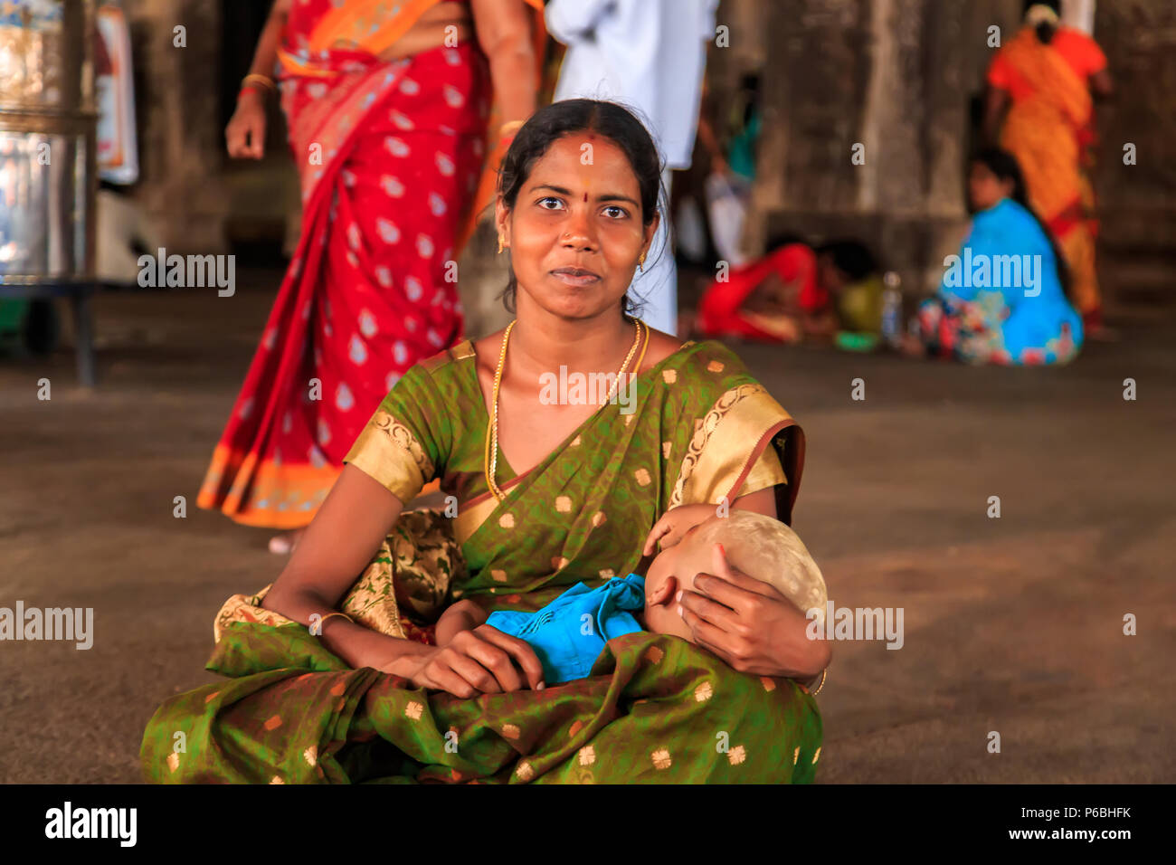 Indian women in the temple of Sri Ranganathaswamy in Trichy, Tamil Nadu ...