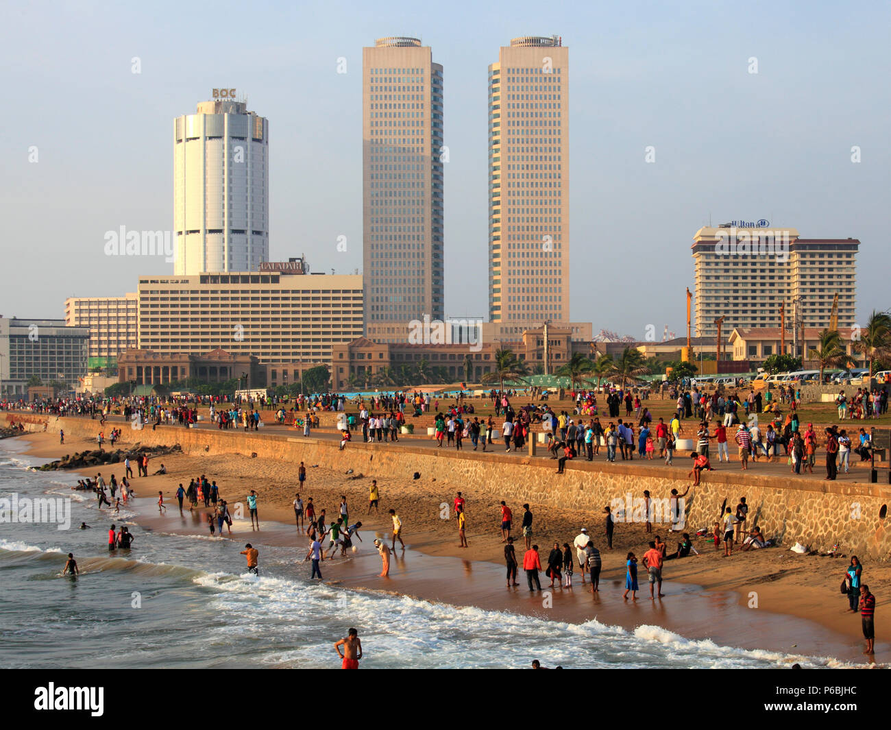 Colombo beach people hi-res stock photography and images - Alamy